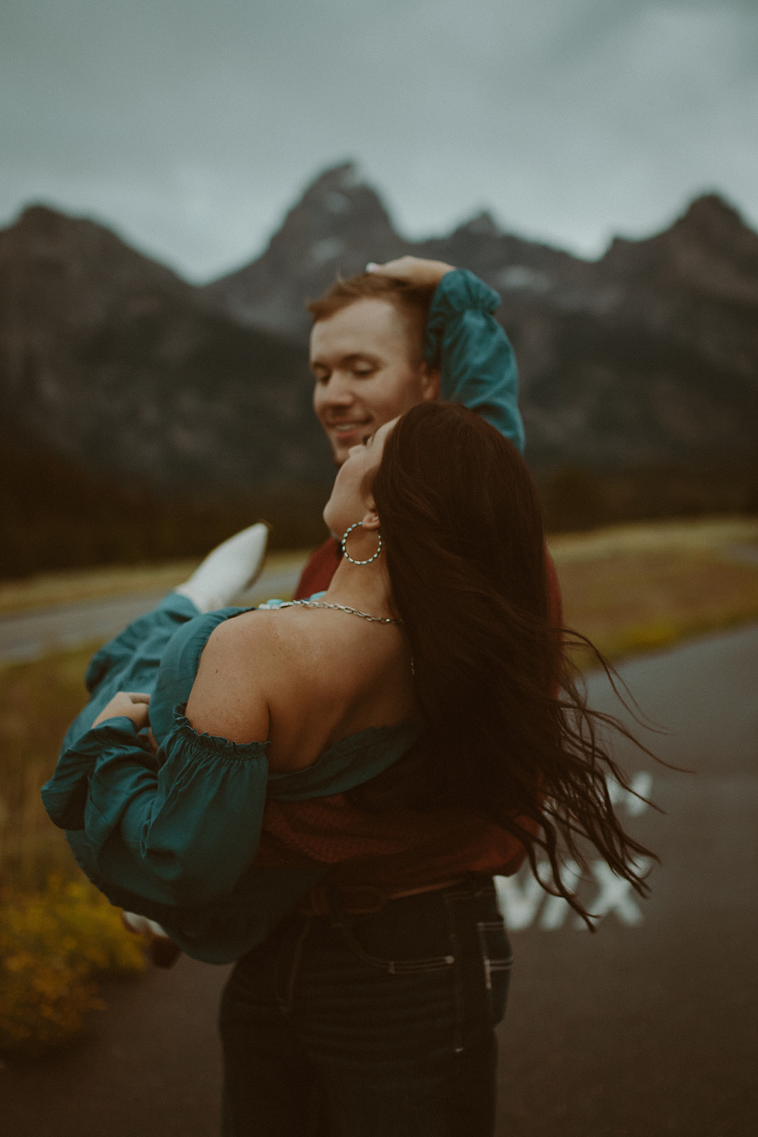 Windy Point Turnout with Avery + Austin